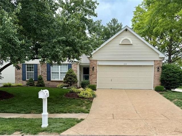 633 Lind Rd, Saint Louis, MO 63125