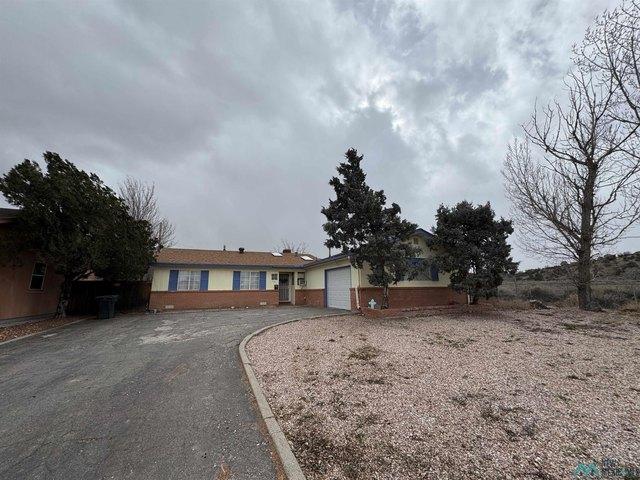 633 McKee Dr, Gallup, NM 87301