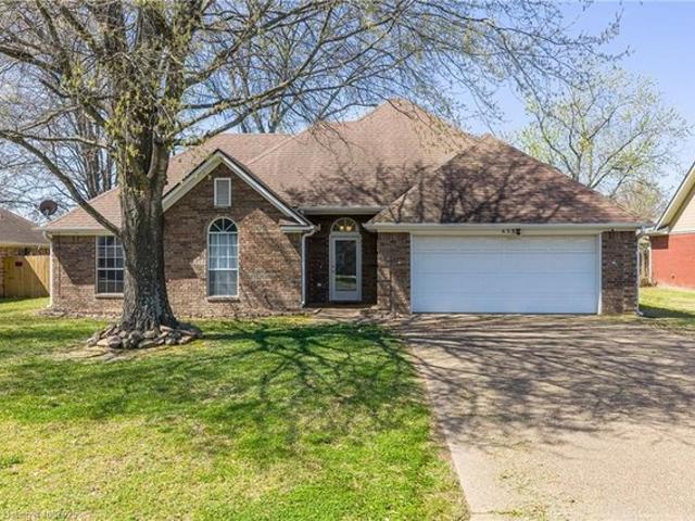 633 Meadowbrook Dr, Alma, AR 72921