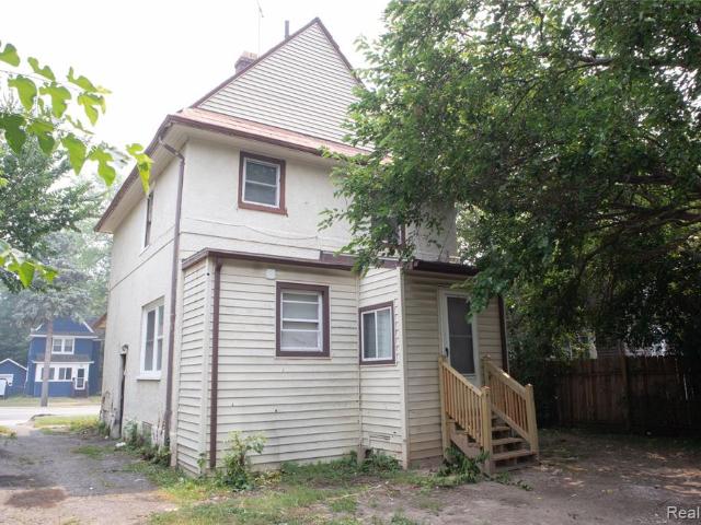 633 N Perry Street