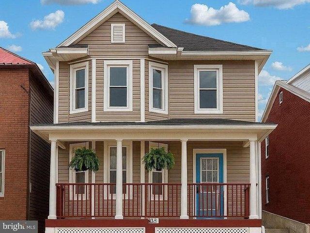 633 N Queen St, Martinsburg, WV 25404