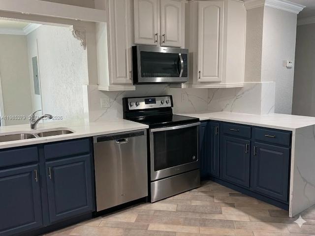 633 NE 2nd St, Dania Beach, FL 33004 | MLS #A11985 | Compass