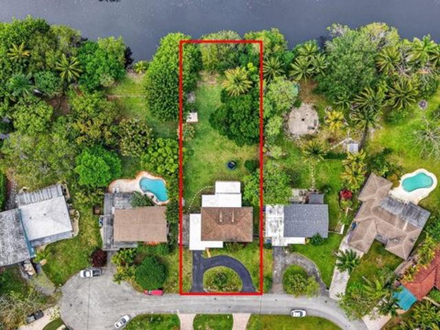 633 NW 30th St, Wilton Manors, FL 33311
