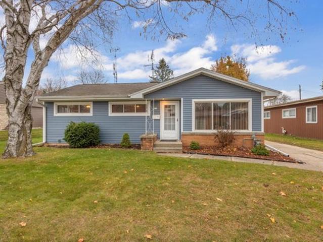 633 S 27th St, Sheboygan, WI 53081