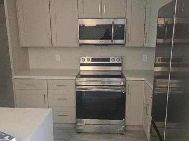633 S Indian Hill Blvd Apt D, Claremont, CA 91711