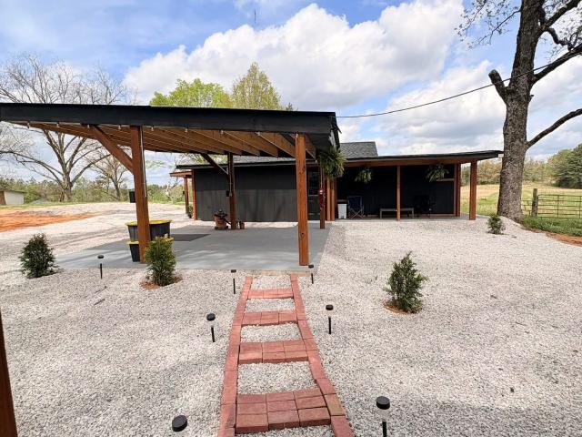 633 Smith Rd