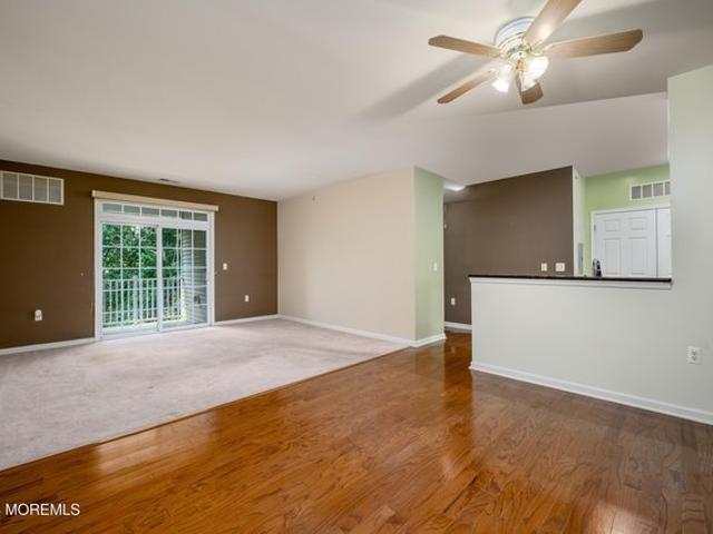 633 Sophee Ln, Lakewood, NJ 08701