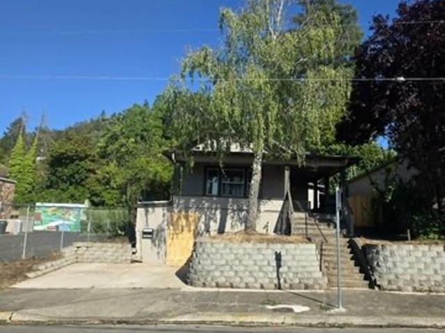633 SE Kane St, Roseburg, OR 97470