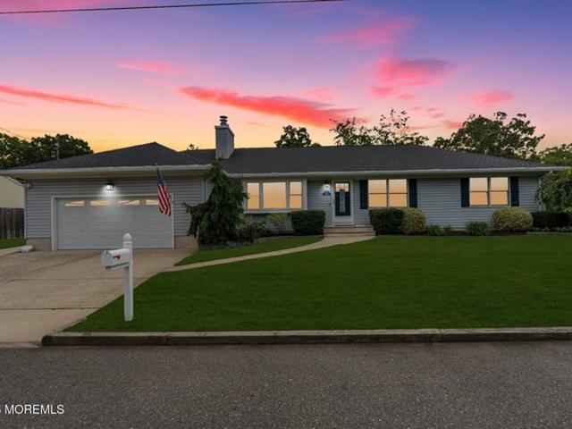 633 Spray Ave, Beachwood, NJ 08722