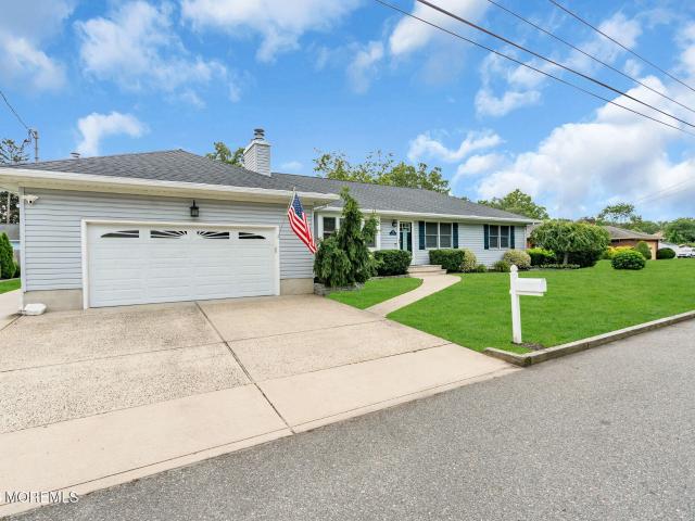 633 Spray Avenue