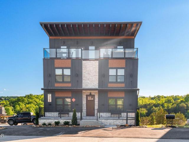 633 Summer Valley Way