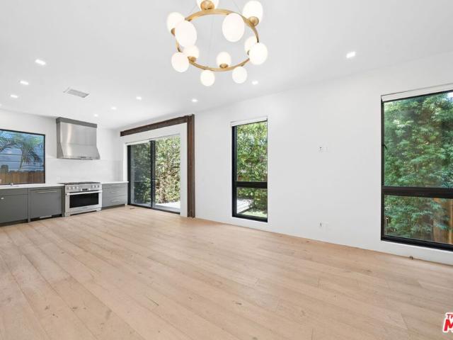 633 Palms Boulevard