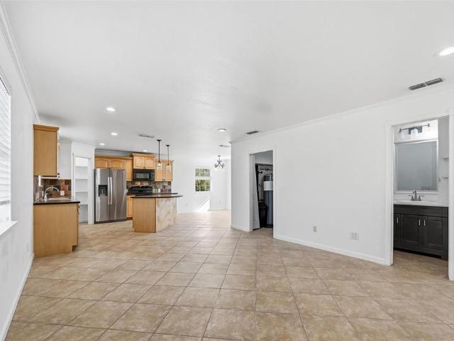 633 Rose Garden Drive # 2