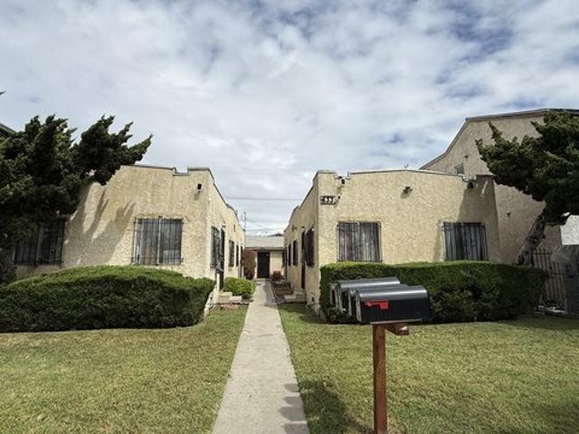 633 W 79th St, Los Angeles, CA 90044