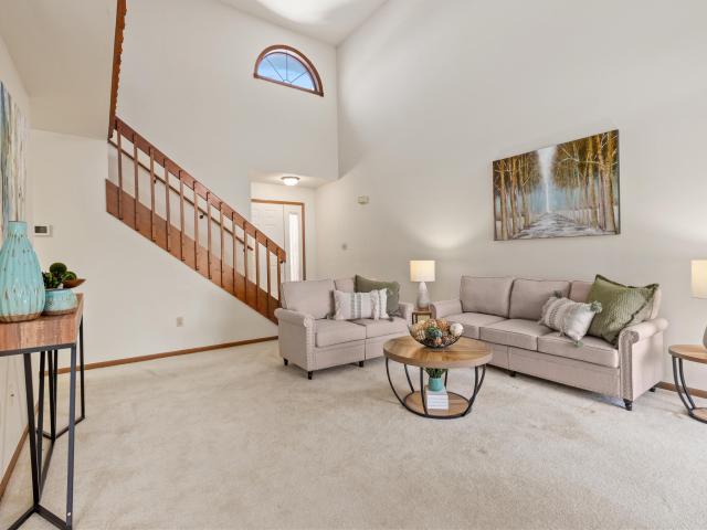 633 W 94th Court