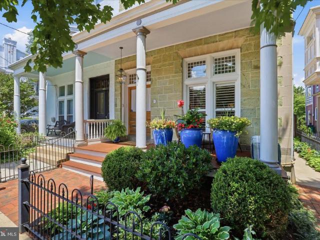 633 W Chestnut Street