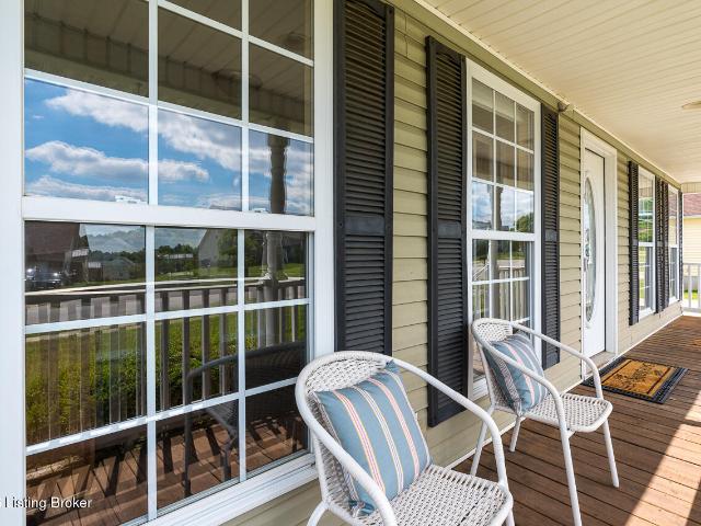 633 Windbrook Dr