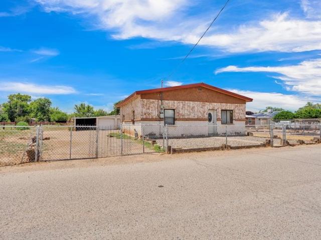 633 Wisconsin St, Belen, NM 87002