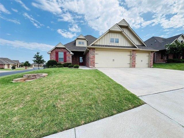 633 Texoma Dr, Edmond, OK 73025