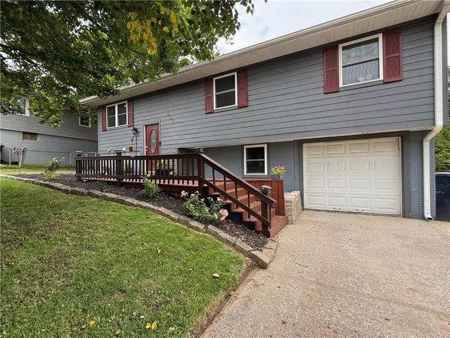 633 Valley Hill Dr, Knob Noster, MO 65336