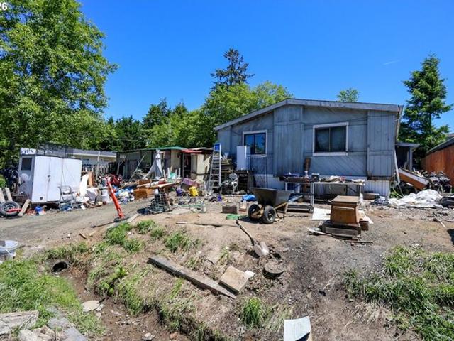 63451 Capital Dr, Coos Bay, OR 97420
