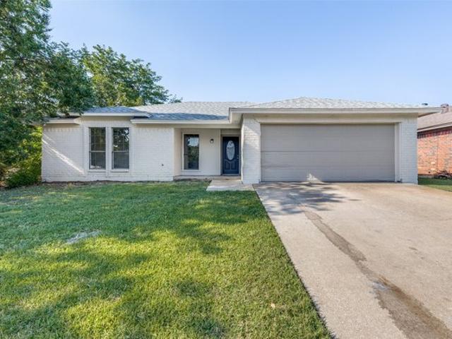 6348 North Park Dr, Watauga, TX 76148