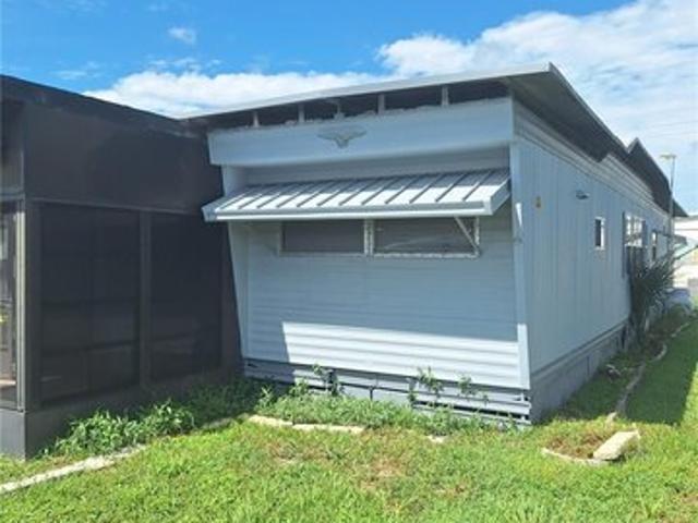 6349 New York St, Zephyrhills, FL 33542