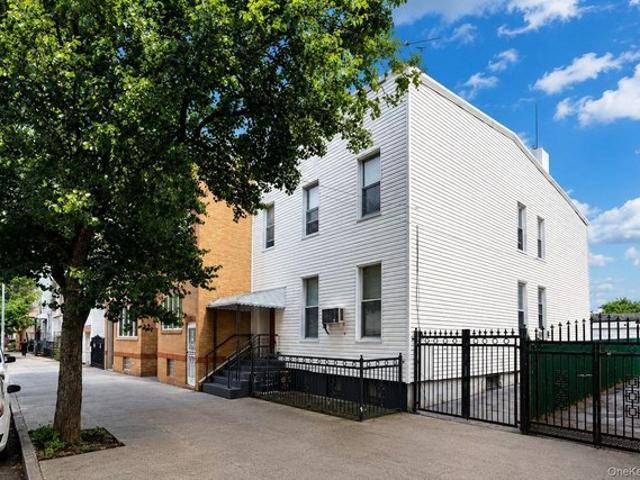 6340 60th Pl, Ridgewood, NY 11385