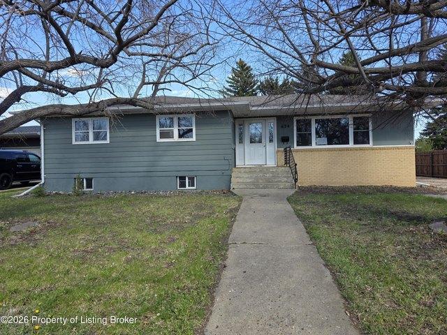 634 9th Ave W, Dickinson, ND 58601