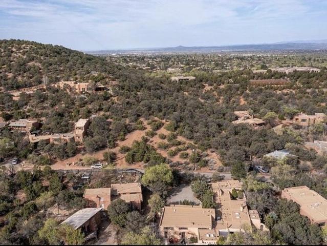 634 Camino De La Luz, Santa Fe, NM 87505
