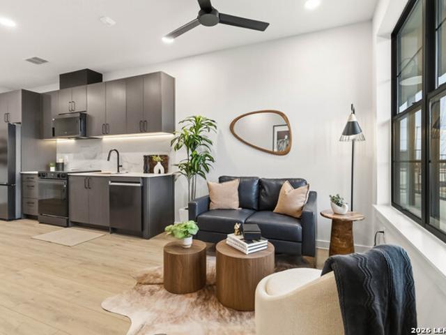 634 Central Parkway, Unit 1113