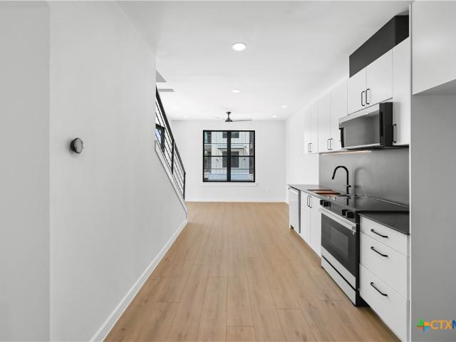 634 Central Parkway 1201