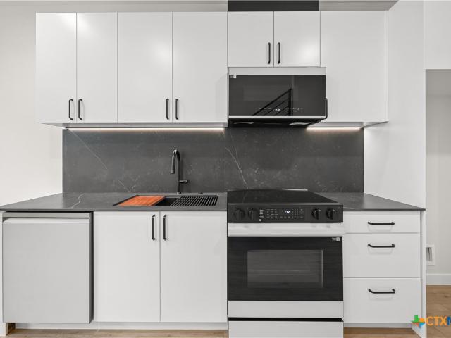 634 Central Parkway 1204