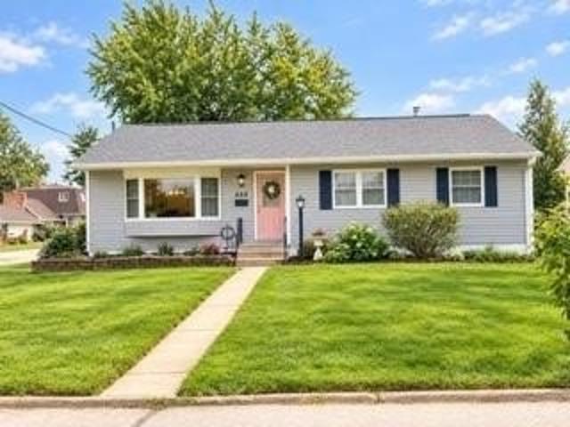634 Grant Wood Dr SE, Cedar Rapids, IA 52403