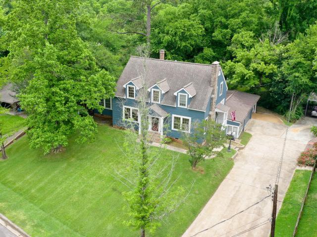 634 E Lee
