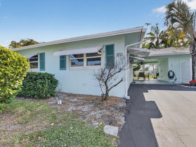 634 Hummingbird Ln, Delray Beach, FL 33445 | MLS #R11141 | Compass
