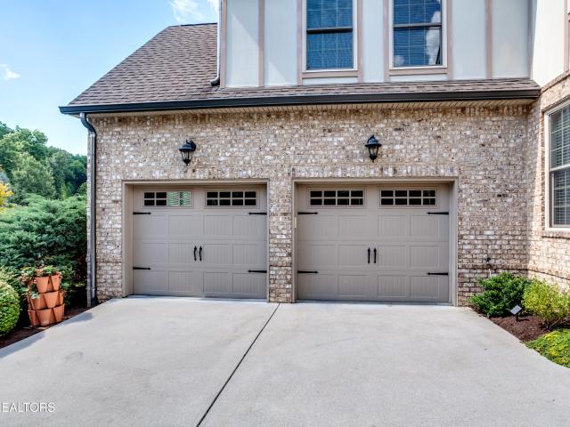 634 Oak Cove Lane
