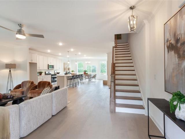 634 Oakleaf Grove Lane