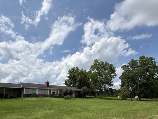 634 Lake Chapel Church Rd, Odum, GA 31555