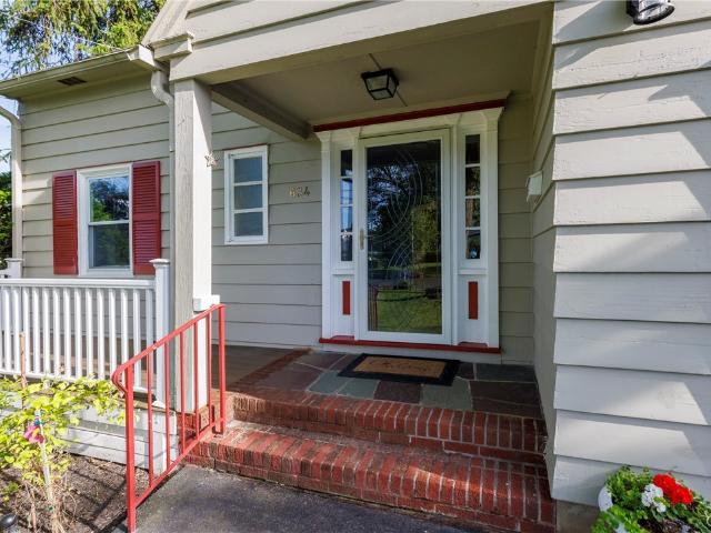 634 Mertens Avenue