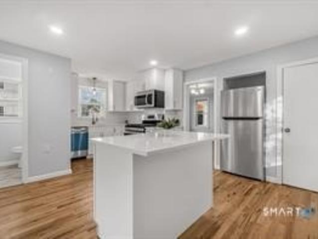 634 Newhall St, Hamden, CT 06517