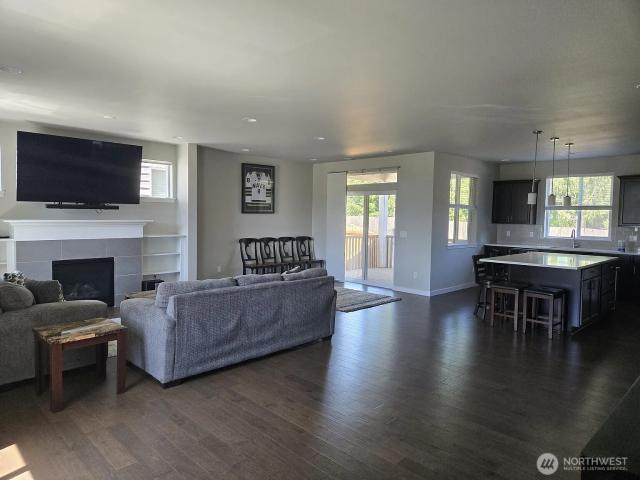 634 NW Gardenia Way