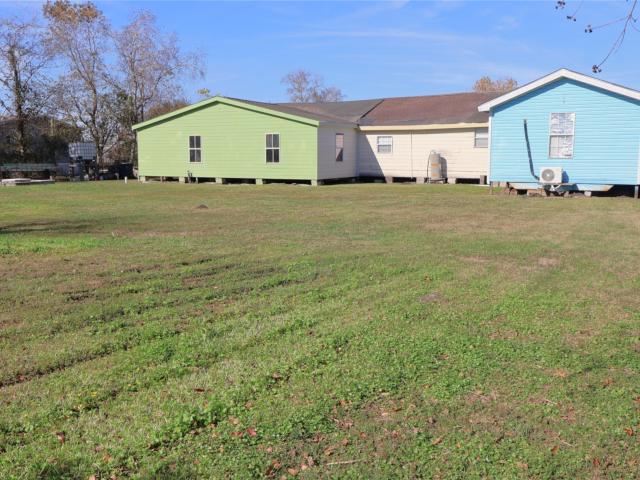 634 S Paloma Dr, Rosharon, TX 77583 | MLS #95742 | Compass