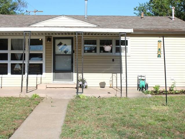 634 Steahlin Ave, Salina, KS 67401