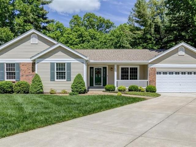 634 River Bend Estates Dr, Saint Charles, MO 63303