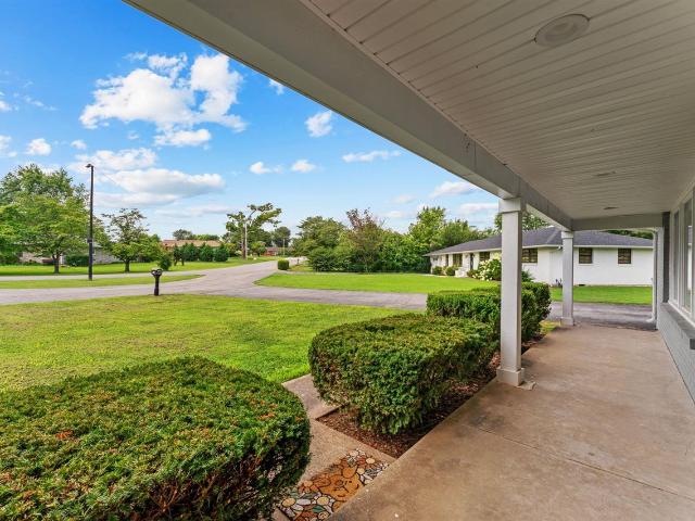 634 Wedgewood Circle