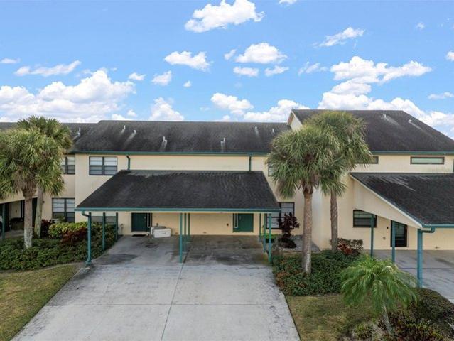 634 Yardarm Dr, Apollo Beach, FL 33572