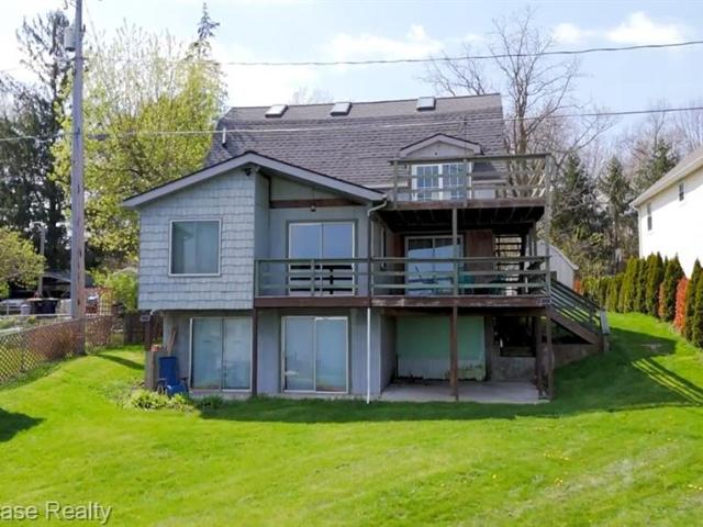 6354 Bennett Lake Road
