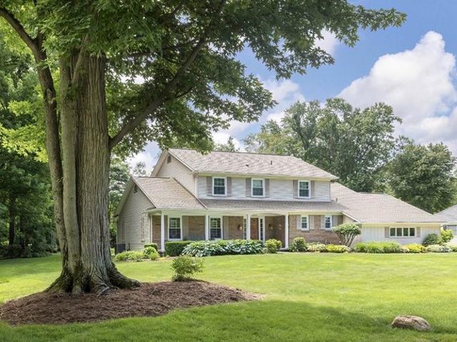 6355 Shadyside Dr, Erie, PA 16505