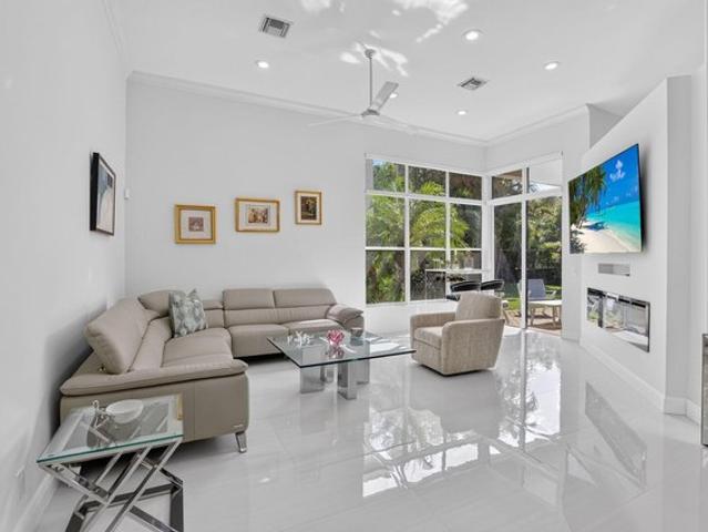 6356 NW 25th Way, Boca Raton, FL 33496